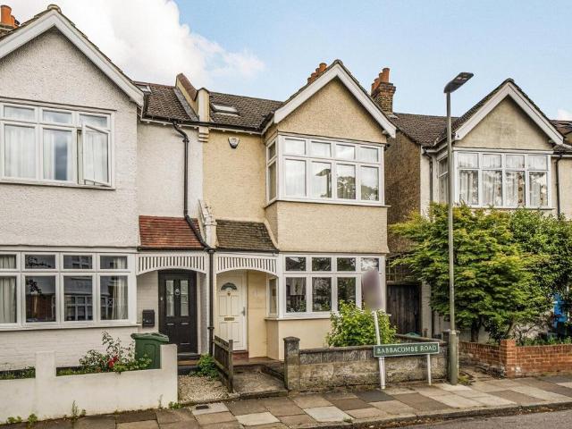 4 bedroom end of terrace house for sale