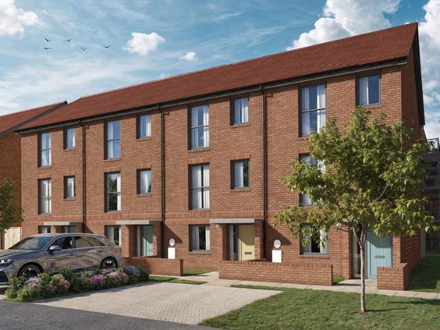 4 bedroom end of terrace house for sale