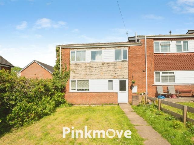 4 bedroom end of terrace house for sale