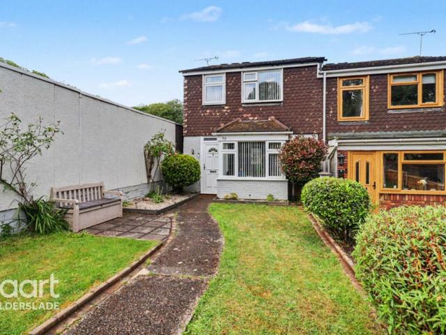 4 bedroom end of terrace house for sale