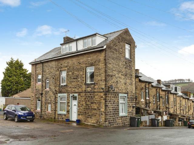 4 bedroom end of terrace house for sale