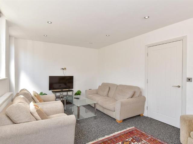 4 bedroom end of terrace house for sale