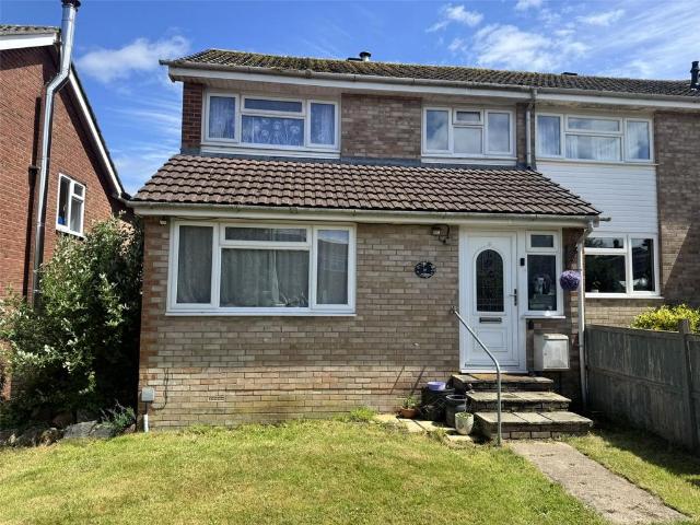 4 bedroom end of terrace house for sale