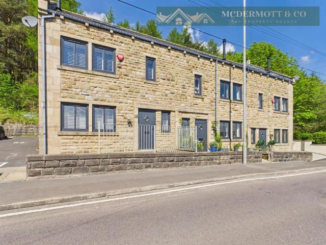 4 bedroom end of terrace house for sale