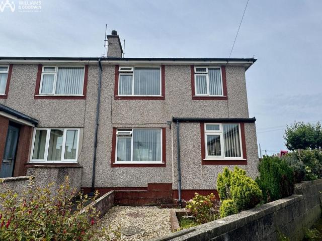 4 bedroom end of terrace house for sale