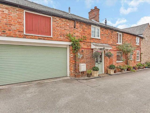 4 bedroom end of terrace house for sale