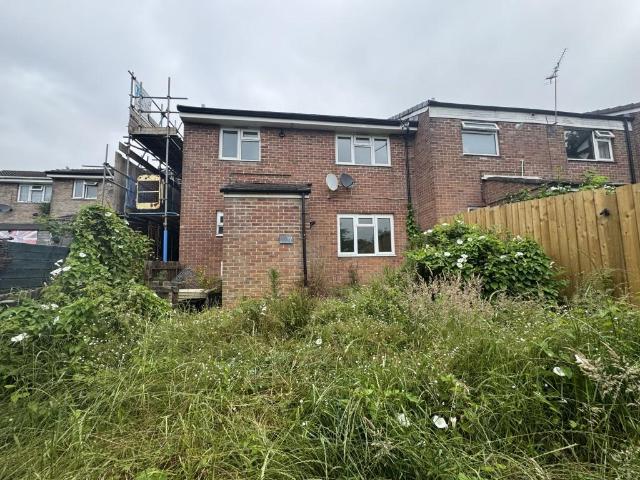 4 bedroom end of terrace house for sale