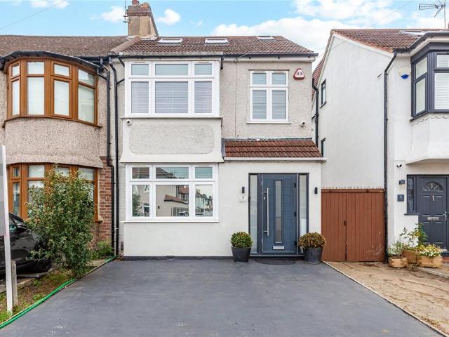 4 bedroom end of terrace house for sale