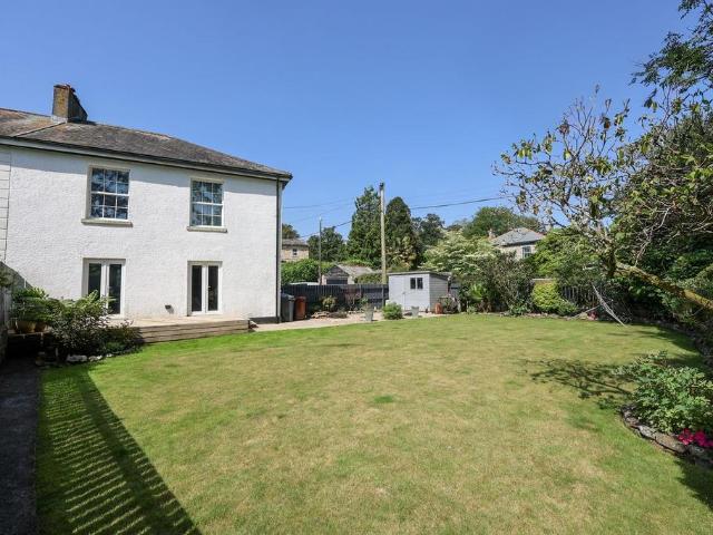 4 bedroom end of terrace house for sale