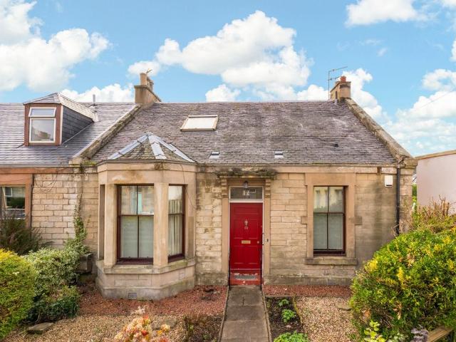 4 bedroom end of terrace house for sale