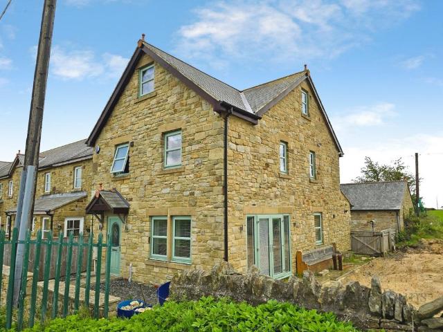4 bedroom end of terrace house for sale