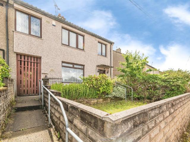 4 bedroom end of terrace house for sale