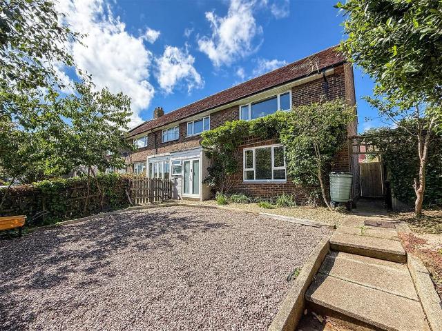 4 bedroom end of terrace house for sale
