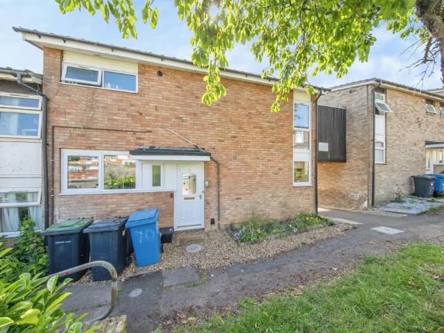 4 bedroom end of terrace house for sale