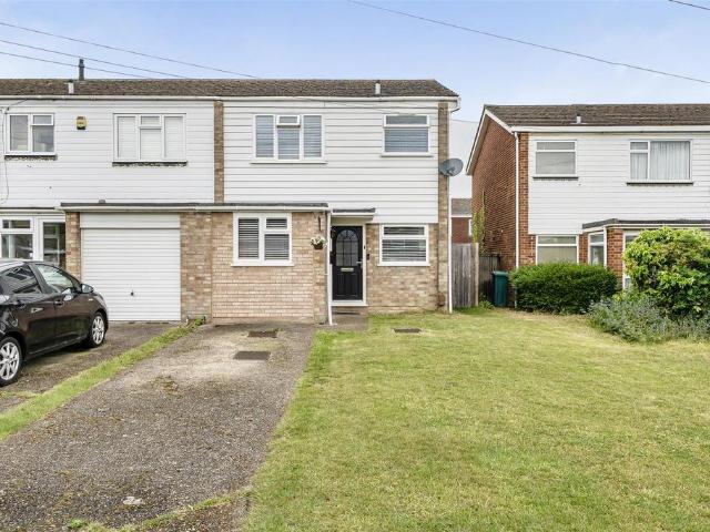 4 bedroom end of terrace house for sale