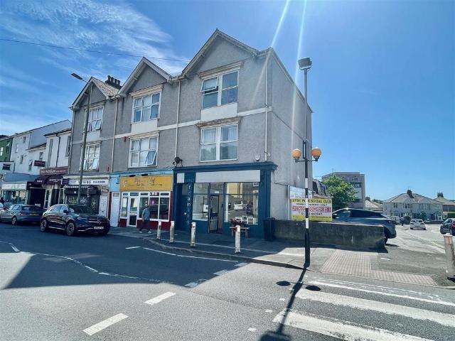 4 bedroom end of terrace house for sale