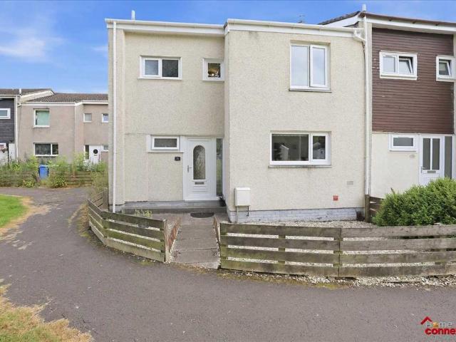 4 bedroom end of terrace house for sale