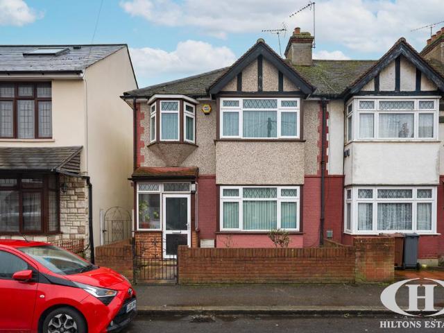 4 bedroom end of terrace house for sale