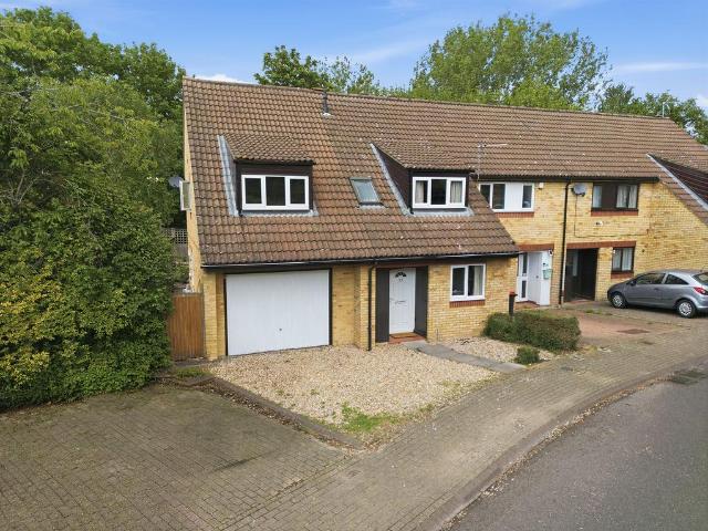 4 bedroom end of terrace house for sale