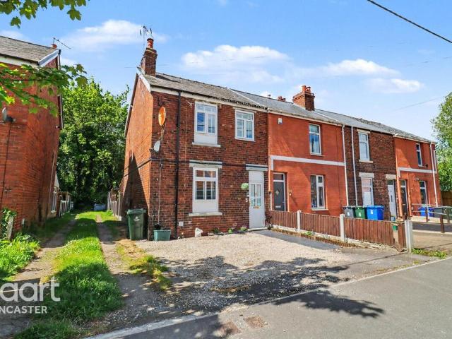 4 bedroom end of terrace house for sale