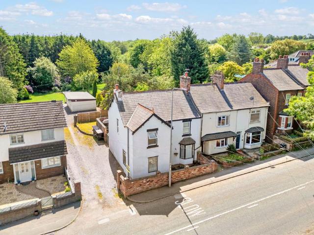 4 bedroom end of terrace house for sale