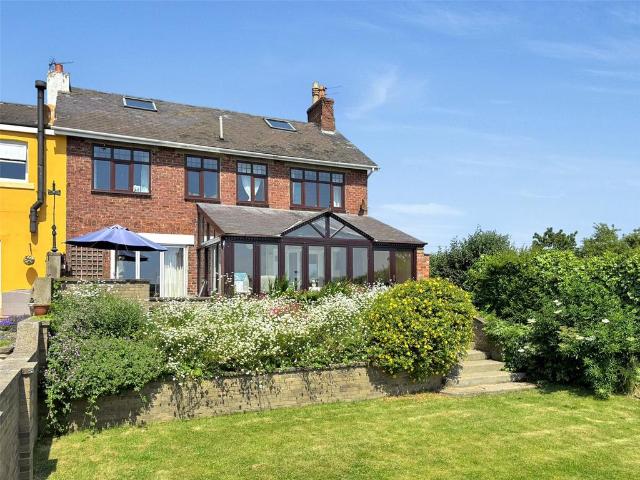 4 bedroom end of terrace house for sale