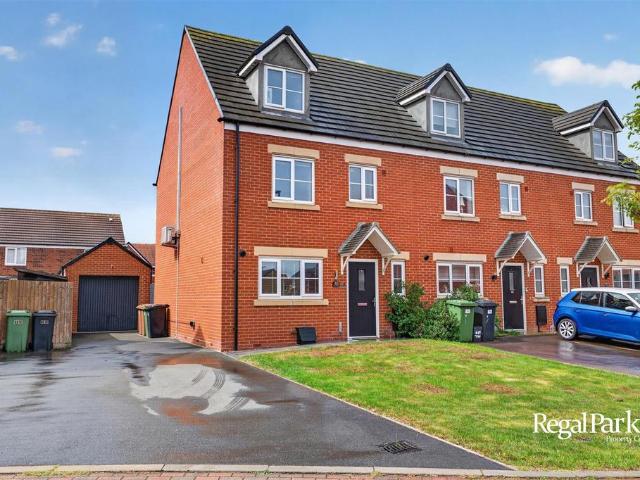 4 bedroom end of terrace house for sale