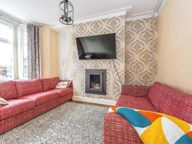 4 bedroom end of terrace house for sale