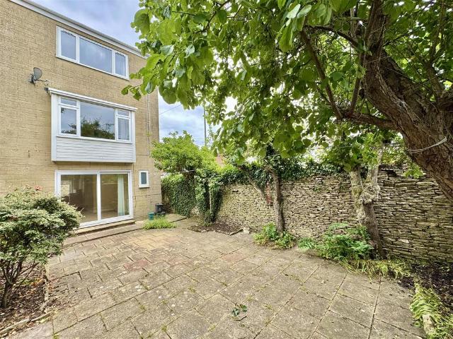 4 bedroom end of terrace house for sale
