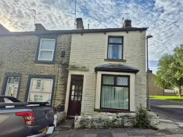 4 bedroom end of terrace house for sale in 3 St. Johns Road, B.