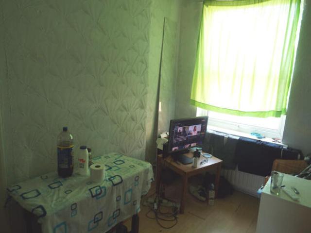4 bedroom end of terrace house for sale in 215a & 215b Newland Avenue, HU5