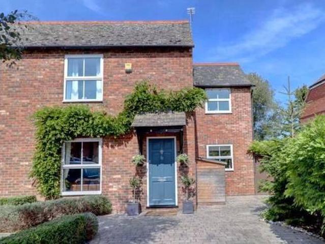 4 bedroom end of terrace house for sale in 29 Hurdlers Green WATLINGTON OX49