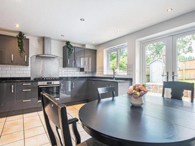 4 bedroom end of terrace house for sale in 73 King Ecgbert Road, Dore, S17 3QR, S17