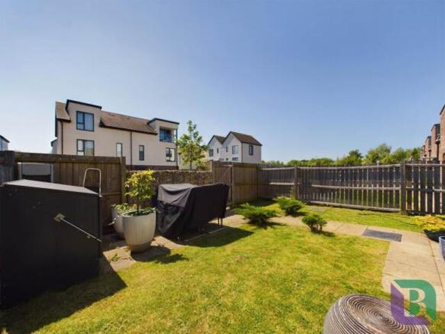 4 bedroom end of terrace house for sale in Countess Way, Broughton, MK10