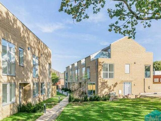4 Bedroom End Of Terrace House For Sale In Coppetts Road, London