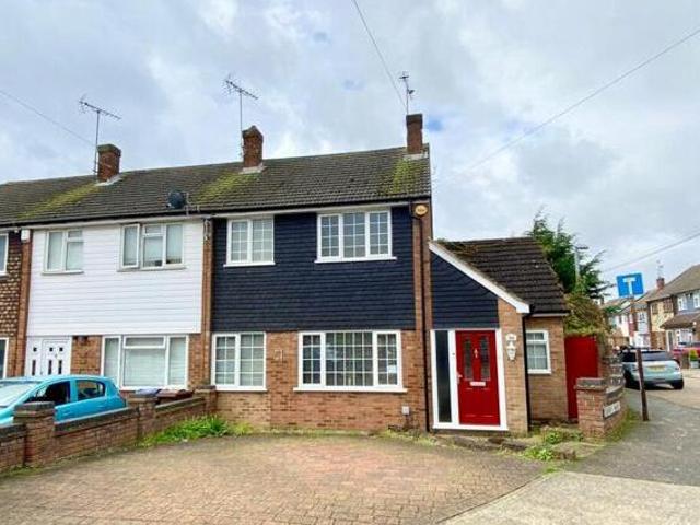 4 Bedroom End Of Terrace House For Sale In Corringham