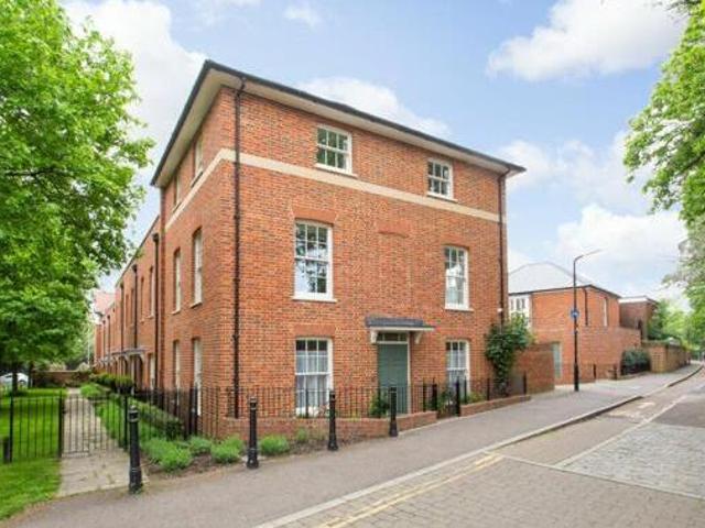 4 Bedroom End Of Terrace House For Sale In Canterbury