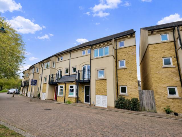 4 bedroom end of terrace house for sale in Charlton Crescent, Peterborough, Cambridgeshire, PE7