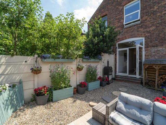 4 bedroom end of terrace house for sale in Chatsworth Grove, Whalley Range, M16