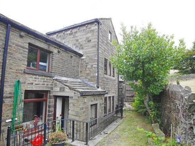 4 bedroom end of terrace house for sale in Clay Pit Lane Sowood HX4