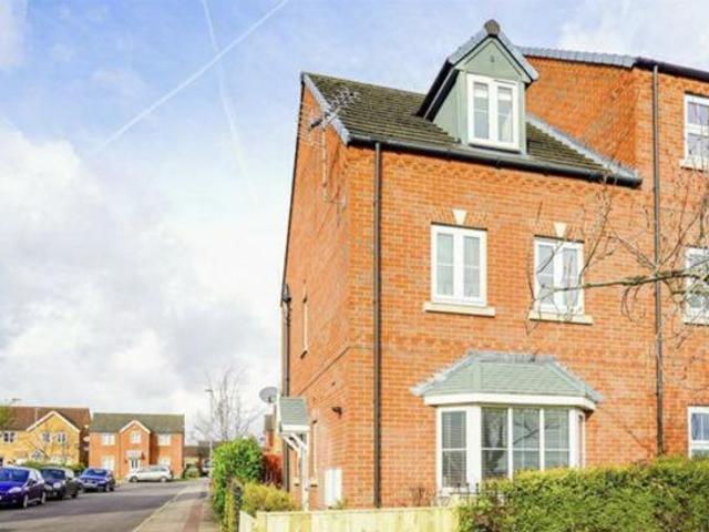 4 Bedroom End Of Terrace House For Sale In Clipstone Village