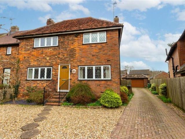 4 bedroom end of terrace house for sale in Crouch Hall Gardens.
