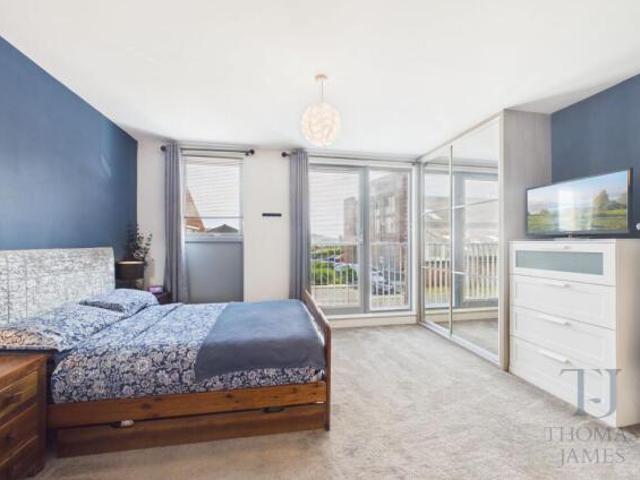 4 bedroom end of terrace house for sale in Culvert Rise, Nottingham, NG2