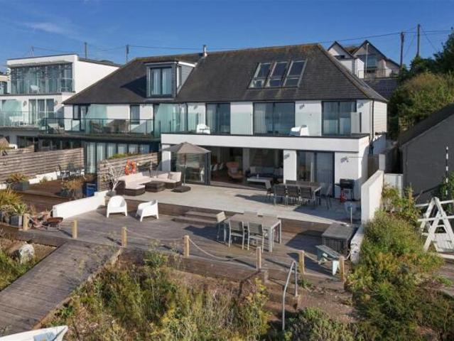4 bedroom end of terrace house for sale in Admiralty Walk, Whitstable, CT5