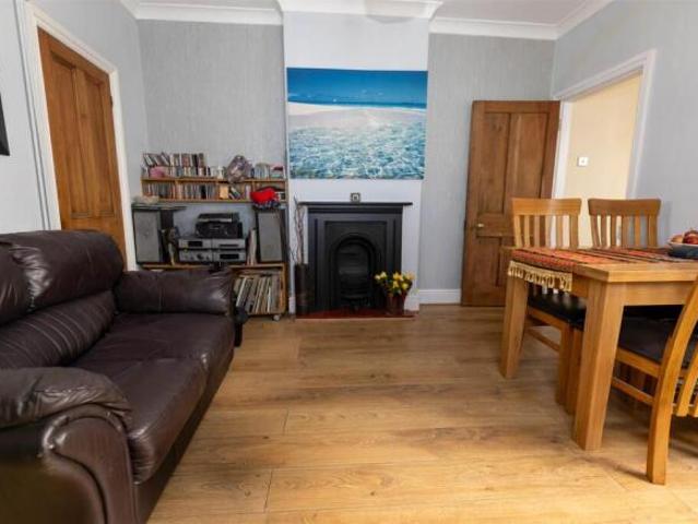 4 bedroom semi detached house for sale in Astwood Road, Worcester, WR3