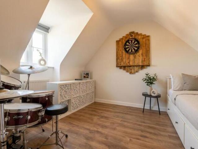 4 bedroom end of terrace house for sale in Ashmead Road, Bedford, MK41