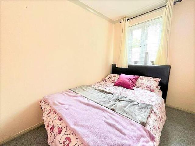 4 bedroom end of terrace house for sale in Banky Fields Close, Rainham, ME8