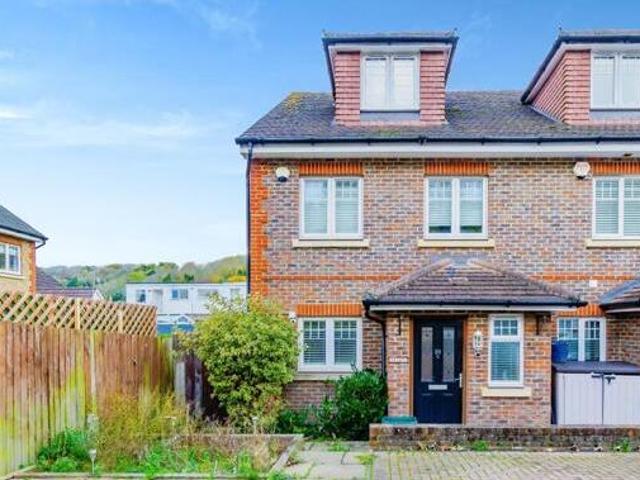 4 Bedroom End Of Terrace House For Sale In Biggin Hill, Westerham