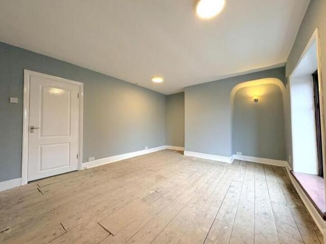 4 bedroom end of terrace house for sale in Blackburn Road, Bolton, BL1