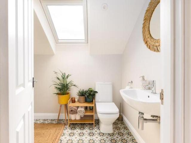 4 bedroom end of terrace house for sale in Bloomfield Road, Brislington, BS4